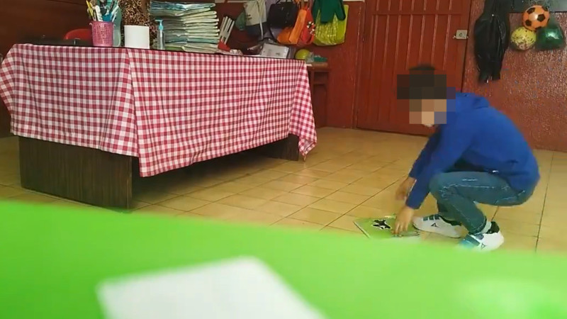 Destituyen a maestra que aventaba cuadernos de sus alumnos al piso en ...